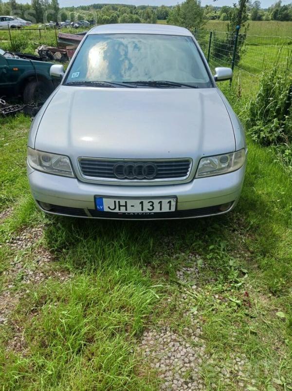 Audi A4 1999 Preiļi, ar dzinēja tilpumu 1.80 L un nobraukumu 276 tūkst. km par 580 €, foto 6 vietnē AUTOMOTO.COM.LV