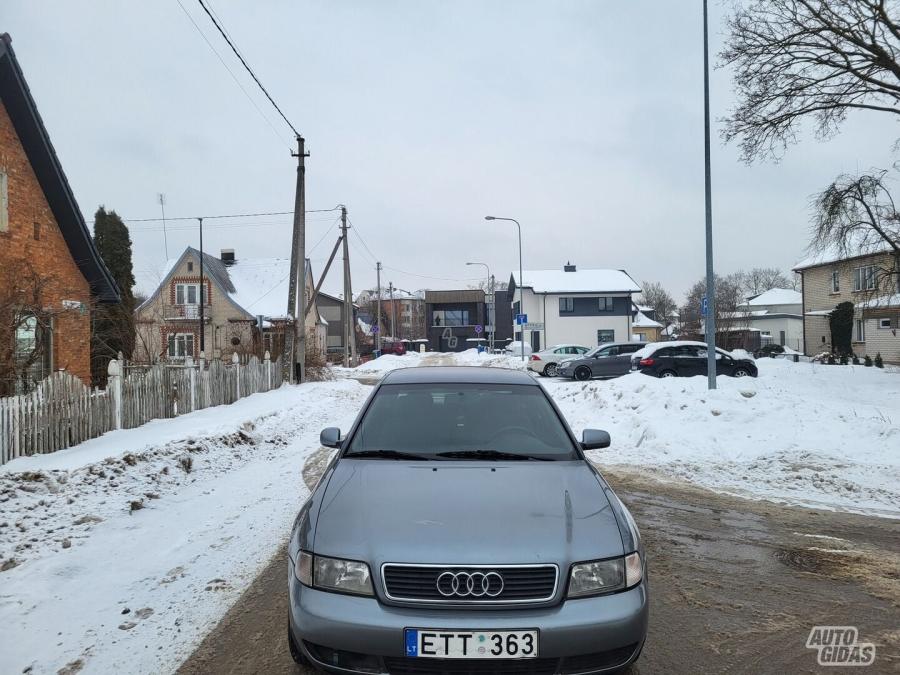 Audi A4 1999 in Alytus, with an engine capacity of 2.50 L and mileage of 306 thousand km for 1050 €, photo 4 on AUTOMOTO.COM.LV