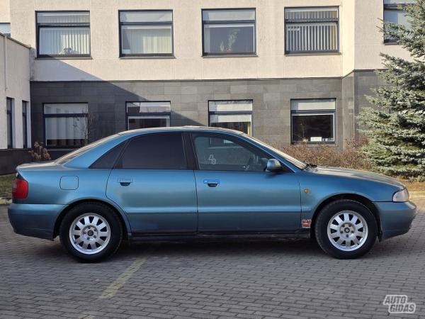 Audi A4 1999 Viļņa, ar dzinēja tilpumu 1.60 L un nobraukumu 369 tūkst. km par 620 €, foto 4 vietnē AUTOMOTO.COM.LV