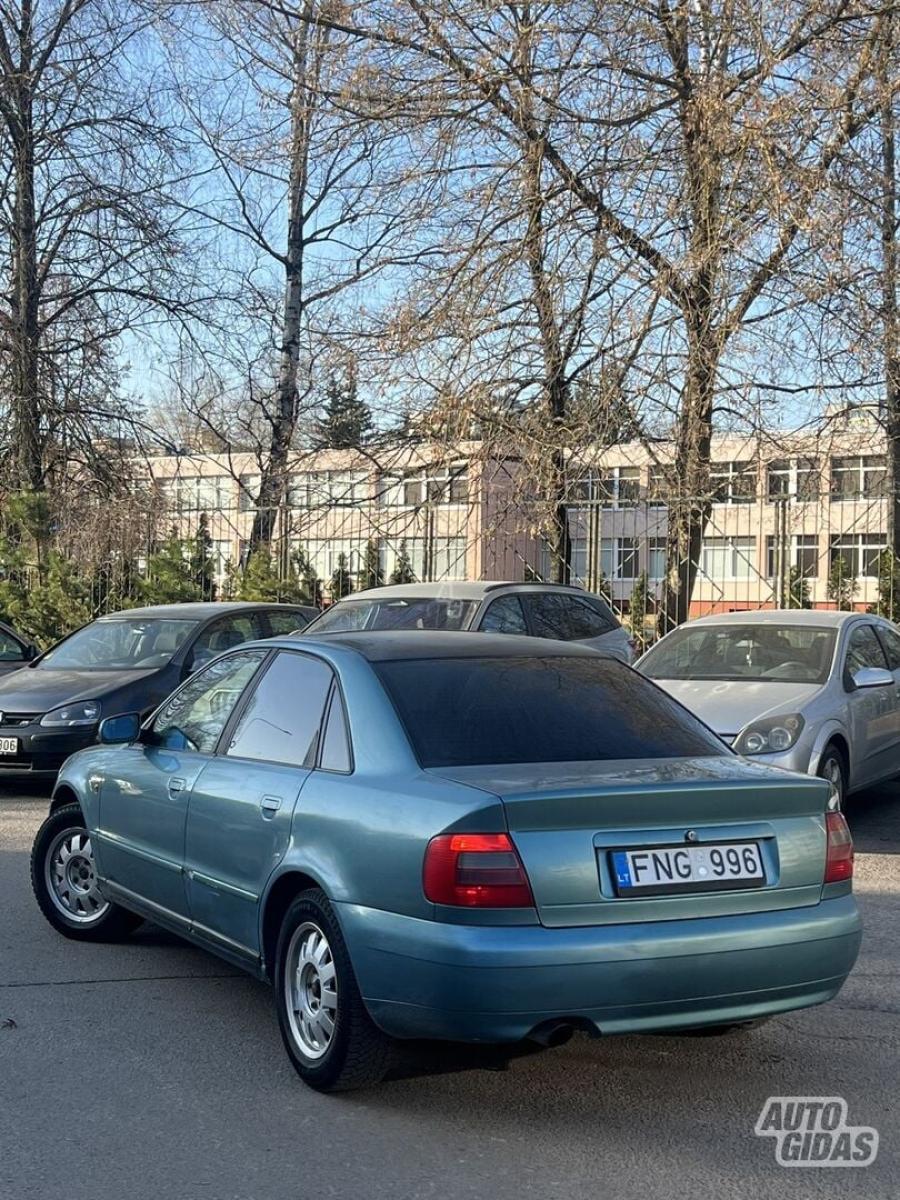 Audi A4 1999 Viļņa, ar dzinēja tilpumu 1.60 L un nobraukumu 1 tūkst. km par 730 €, foto 1 vietnē AUTOMOTO.COM.LV