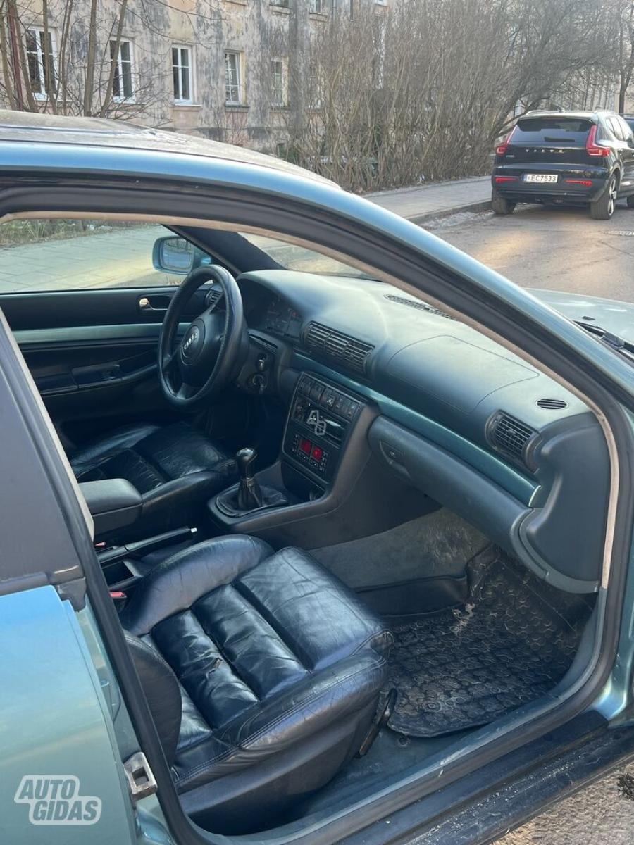Audi A4 1999 Viļņa, ar dzinēja tilpumu 1.60 L un nobraukumu 1 tūkst. km par 730 €, foto 11 vietnē AUTOMOTO.COM.LV