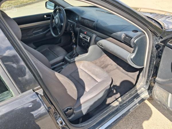 Audi A4 1999 Viļņa, ar dzinēja tilpumu 1.90 L un nobraukumu 377 tūkst. km par 1250 €, foto 8 vietnē AUTOMOTO.COM.LV