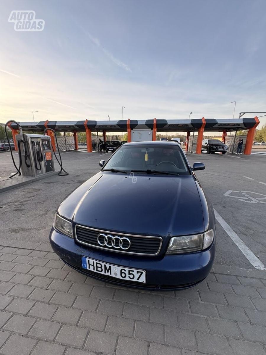 Audi A4 1999 Kauņa, ar dzinēja tilpumu 1.80 L un nobraukumu 185 tūkst. km par 1200 €, foto 1 vietnē AUTOMOTO.COM.LV