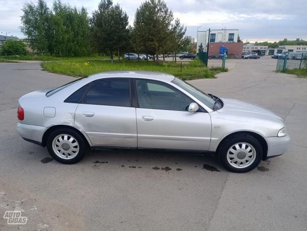 Audi A4 1999 Klaipėda, ar dzinēja tilpumu 1.60 L un nobraukumu 342 tūkst. km par 650 €, foto 4 vietnē AUTOMOTO.COM.LV