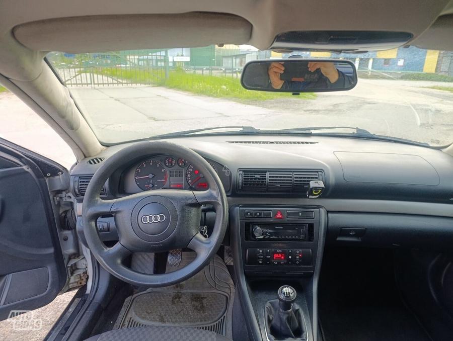 Audi A4 1999 Klaipėda, ar dzinēja tilpumu 1.60 L un nobraukumu 342 tūkst. km par 650 €, foto 10 vietnē AUTOMOTO.COM.LV