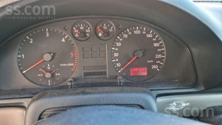 Audi A4 1999 Daugavpils, ar dzinēja tilpumu 1.90 L un nobraukumu 388 tūkst. km par 1500 €, foto 8 vietnē AUTOMOTO.COM.LV
