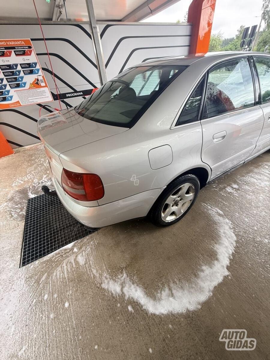 Audi A4 1999 in Vilnius, with an engine capacity of 2.50 L and mileage of 0 thousand km for 1000 €, photo 3 on AUTOMOTO.COM.LV