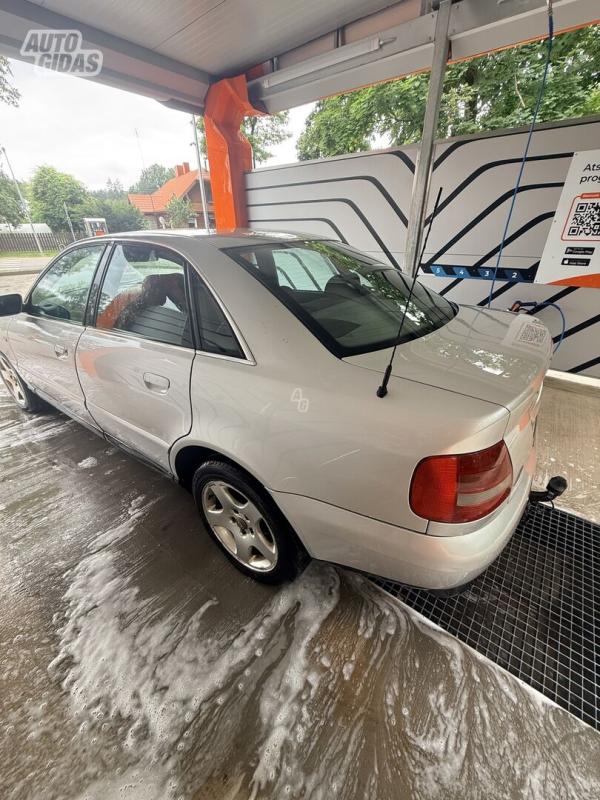 Audi A4 1999 in Vilnius, with an engine capacity of 2.50 L and mileage of 0 thousand km for 1000 €, photo 4 on AUTOMOTO.COM.LV