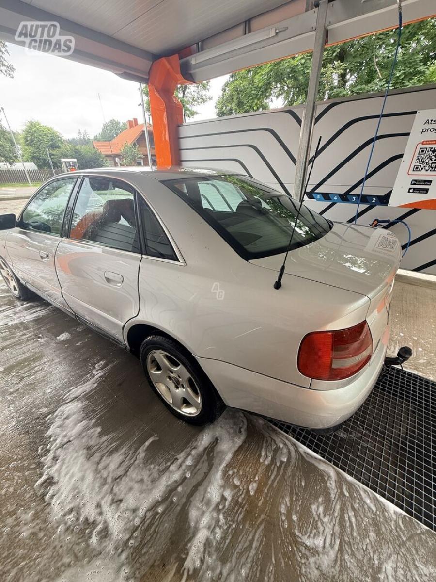 Audi A4 1999 in Vilnius, with an engine capacity of 2.50 L and mileage of 0 thousand km for 1000 €, photo 5 on AUTOMOTO.COM.LV
