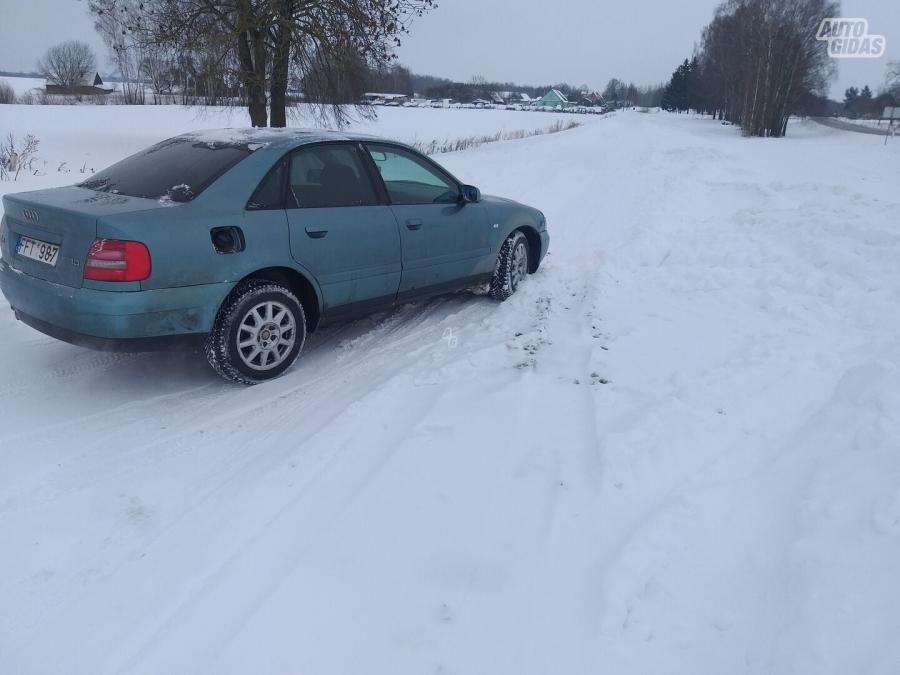 Audi A4 2000 in Vilnius, with an engine capacity of 1.80 L and mileage of 358 thousand km for 850 €, photo 5 on AUTOMOTO.COM.LV