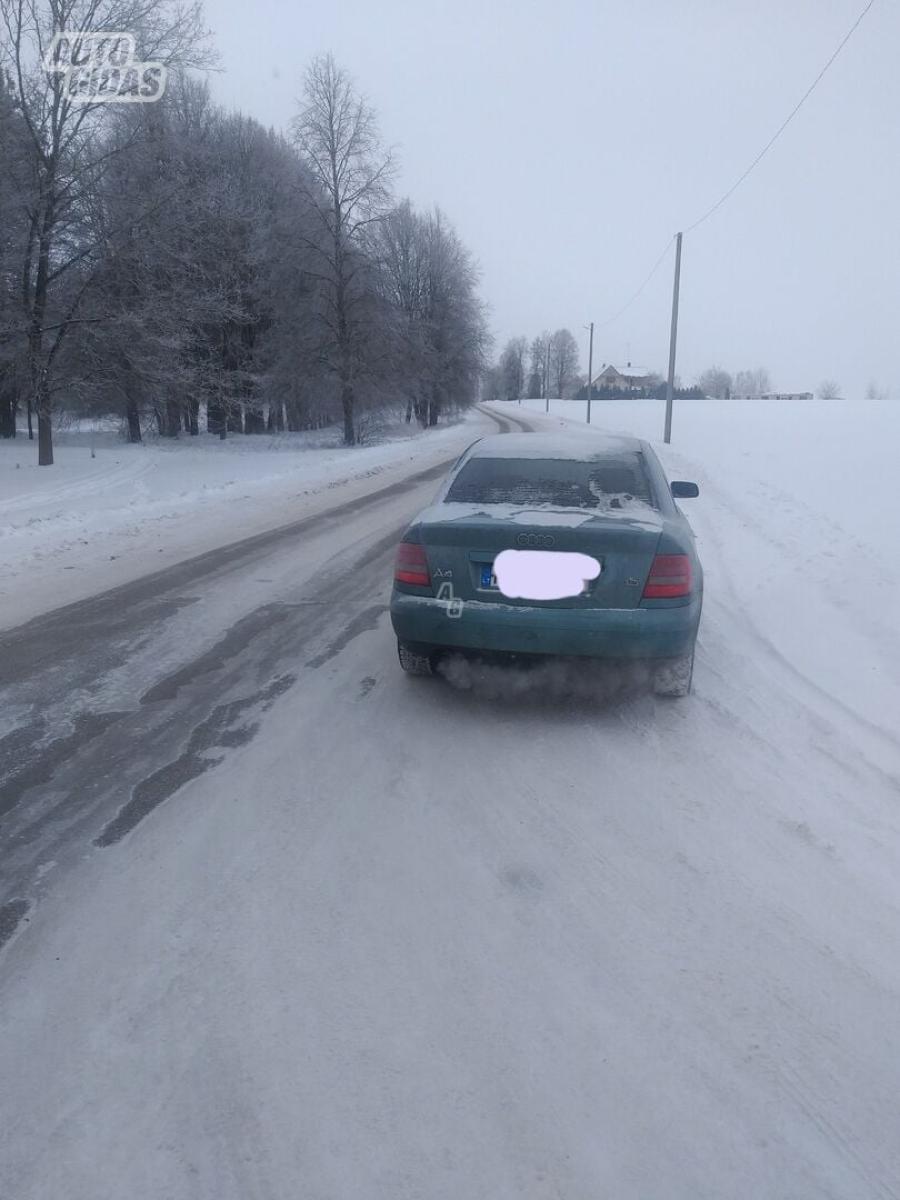 Audi A4 2000 in Vilnius, with an engine capacity of 1.80 L and mileage of 358 thousand km for 799 €, photo 2 on AUTOMOTO.COM.LV