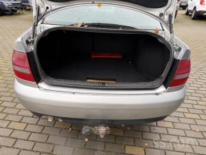 Audi A4 2000 in Talsi, with an engine capacity of 1.90 L and mileage of 364 thousand km for 1580 €, photo 9 on AUTOMOTO.COM.LV