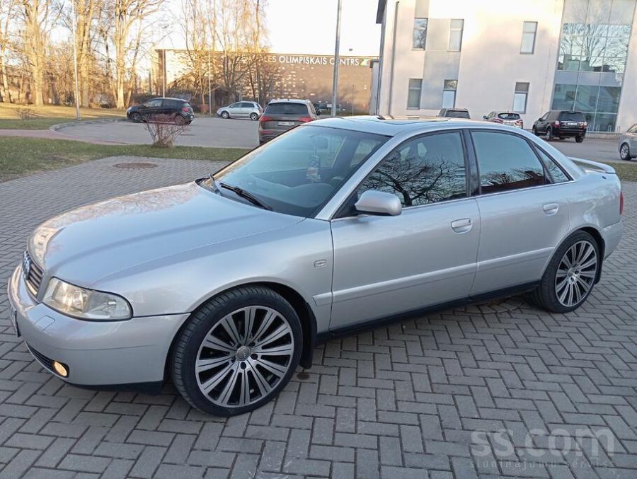 Audi A4 2000 Jelgava, ar dzinēja tilpumu 2.50 L un nobraukumu 389 tūkst. km par 4700 €, foto 5 vietnē AUTOMOTO.COM.LV