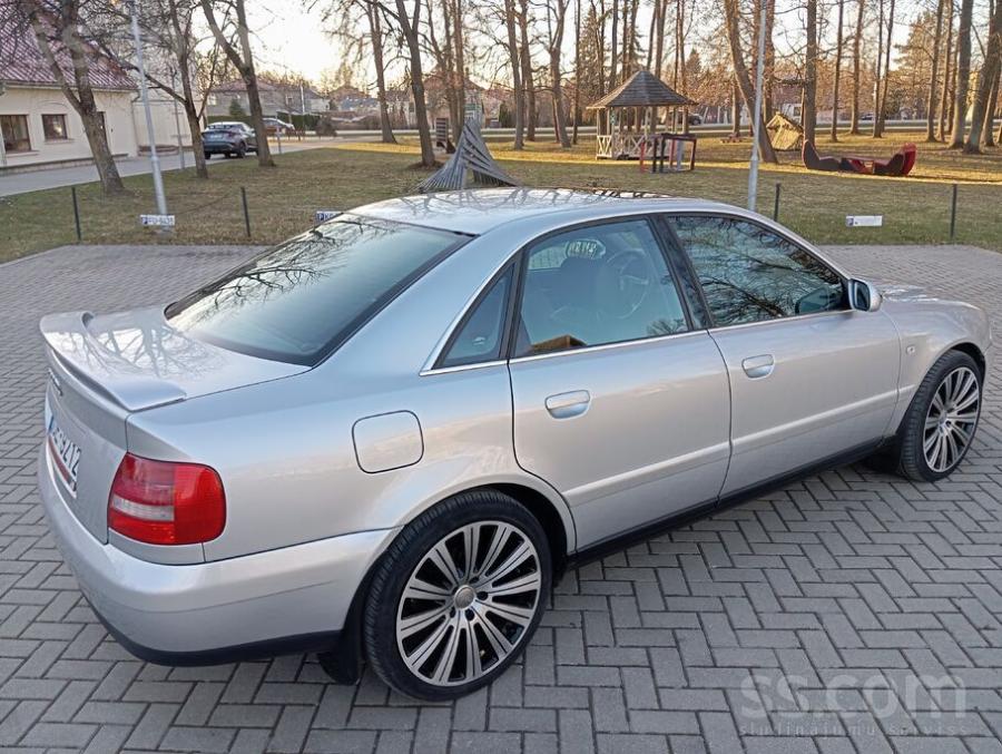 Audi A4 2000 Jelgava, ar dzinēja tilpumu 2.50 L un nobraukumu 389 tūkst. km par 4700 €, foto 7 vietnē AUTOMOTO.COM.LV