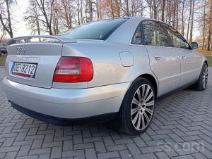 Audi A4 2000 Jelgava, ar dzinēja tilpumu 2.50 L un nobraukumu 389 tūkst. km par 4700 €, foto 9 vietnē AUTOMOTO.COM.LV