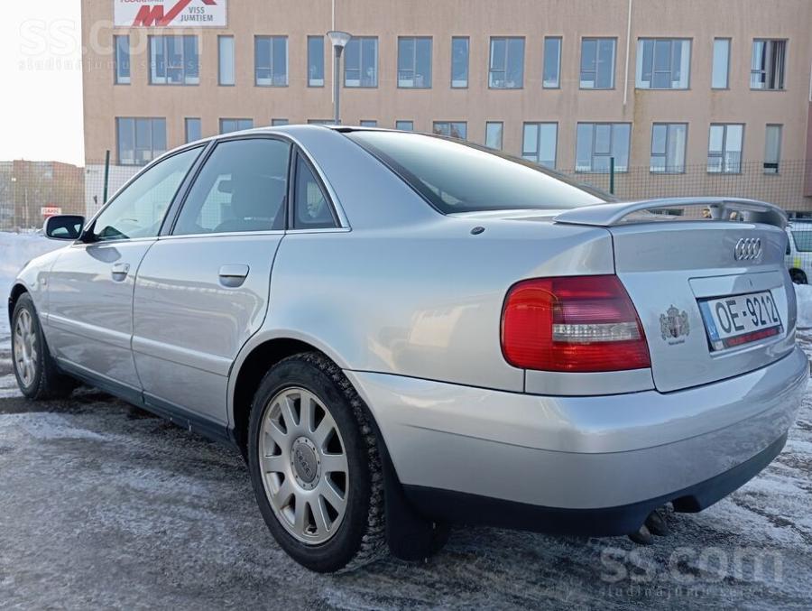 Audi A4 2000 Jelgava, ar dzinēja tilpumu 2.50 L un nobraukumu 389 tūkst. km par 4700 €, foto 10 vietnē AUTOMOTO.COM.LV