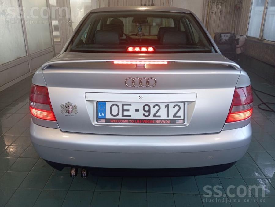 Audi A4 2000 Jelgava, ar dzinēja tilpumu 2.50 L un nobraukumu 389 tūkst. km par 4700 €, foto 21 vietnē AUTOMOTO.COM.LV