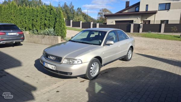 Audi A4 2000 Alīta, ar dzinēja tilpumu 1.60 L un nobraukumu 270 tūkst. km par 1000 €, foto 1 vietnē AUTOMOTO.COM.LV