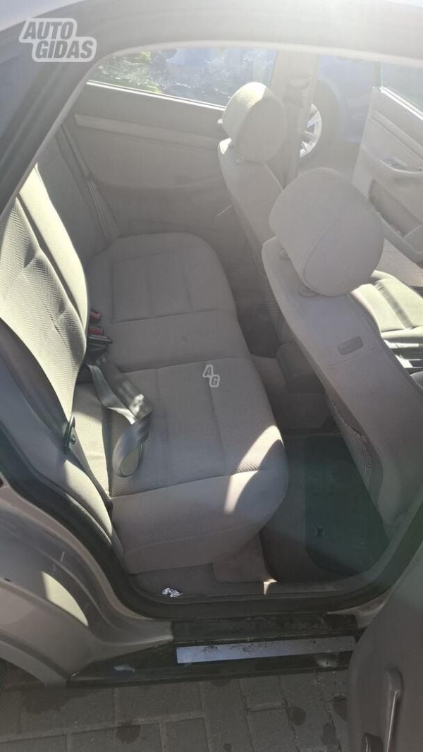 Audi A4 2000 Alīta, ar dzinēja tilpumu 1.60 L un nobraukumu 270 tūkst. km par 1000 €, foto 9 vietnē AUTOMOTO.COM.LV