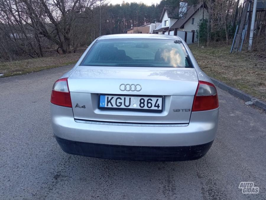 Audi A4 2001 in Vilnius, with an engine capacity of 1.90 L and mileage of 300 thousand km for 1390 €, photo 5 on AUTOMOTO.COM.LV