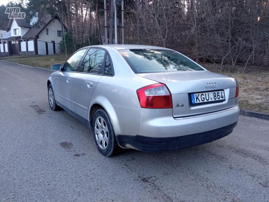 Audi A4 2001 in Vilnius, with an engine capacity of 1.90 L and mileage of 300 thousand km for 1390 €, photo 6 on AUTOMOTO.COM.LV