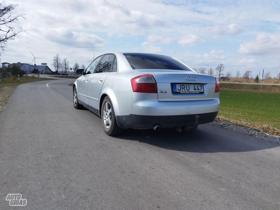 Audi A4 2001 Mažeikiai, ar dzinēja tilpumu 2.00 L un nobraukumu 3 tūkst. km par 1000 €, foto 4 vietnē AUTOMOTO.COM.LV