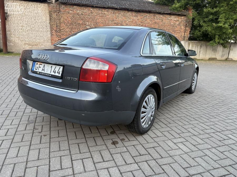 Audi A4 2001 Viļņa, ar dzinēja tilpumu 1.90 L un nobraukumu 339 tūkst. km par 1300 €, foto 3 vietnē AUTOMOTO.COM.LV