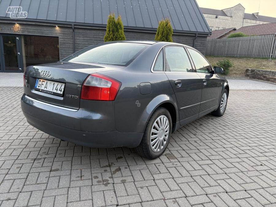 Audi A4 2001 Viļņa, ar dzinēja tilpumu 1.90 L un nobraukumu 339 tūkst. km par 1300 €, foto 7 vietnē AUTOMOTO.COM.LV