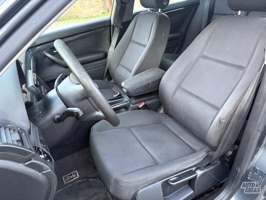 Audi A4 2001 Viļņa, ar dzinēja tilpumu 1.90 L un nobraukumu 339 tūkst. km par 1300 €, foto 13 vietnē AUTOMOTO.COM.LV