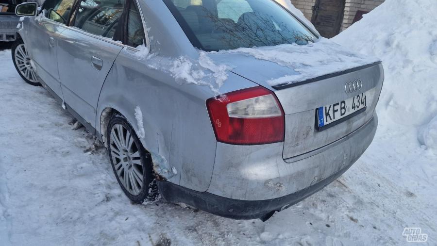 Audi A4 2002 Panevēža, ar dzinēja tilpumu 2.50 L un nobraukumu 340 tūkst. km par 800 €, foto 3 vietnē AUTOMOTO.COM.LV