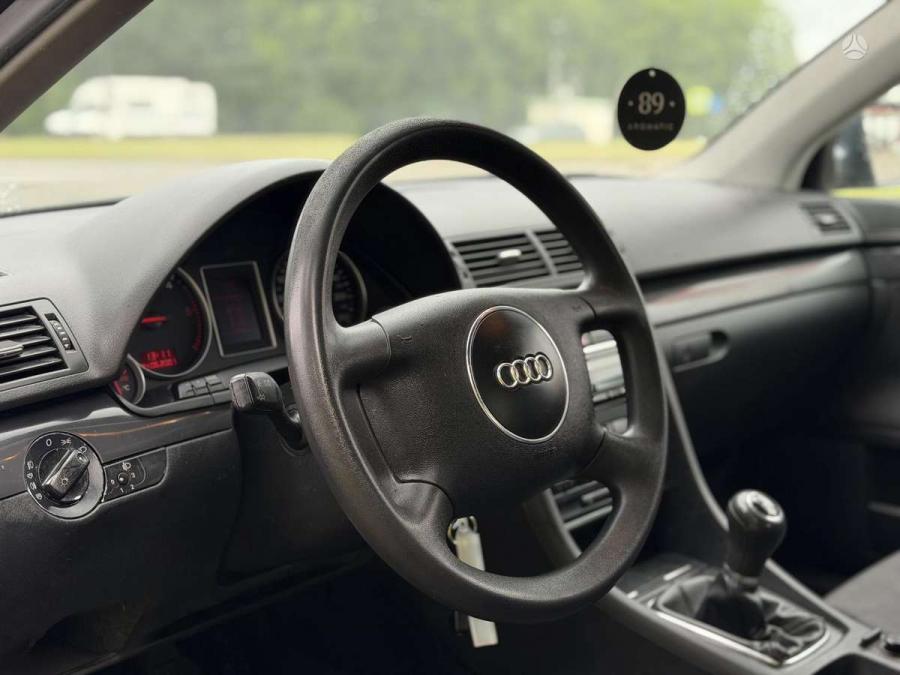 Audi A4 2002 Kauņa, ar dzinēja tilpumu 1.90 L un nobraukumu 201 tūkst. km par 1500 €, foto 7 vietnē AUTOMOTO.COM.LV