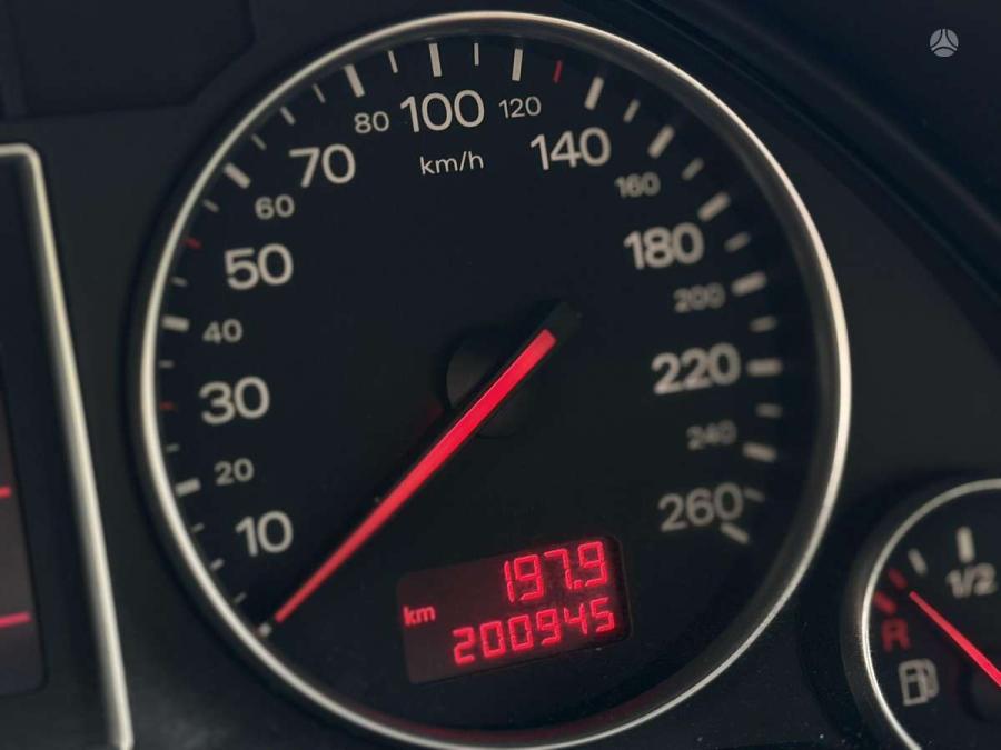 Audi A4 2002 Kauņa, ar dzinēja tilpumu 1.90 L un nobraukumu 201 tūkst. km par 1500 €, foto 13 vietnē AUTOMOTO.COM.LV