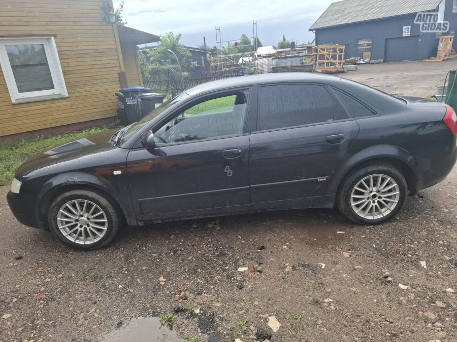 Audi A4 2002 Telšiai, ar dzinēja tilpumu 1.90 L un nobraukumu 300 tūkst. km par 770 €, foto 3 vietnē AUTOMOTO.COM.LV