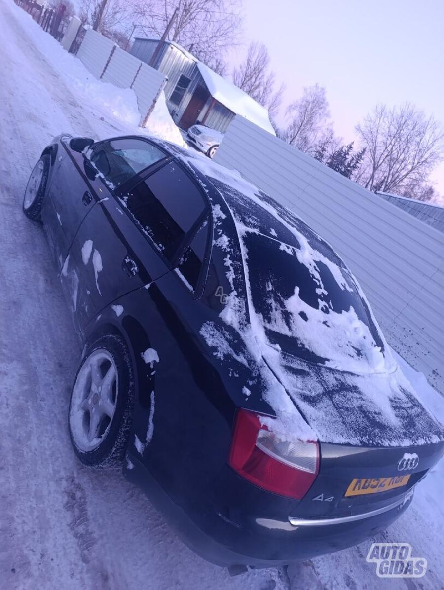 Audi A4 2003 Panevēža, ar dzinēja tilpumu 1.80 L un nobraukumu 180 tūkst. km par 750 €, foto 4 vietnē AUTOMOTO.COM.LV
