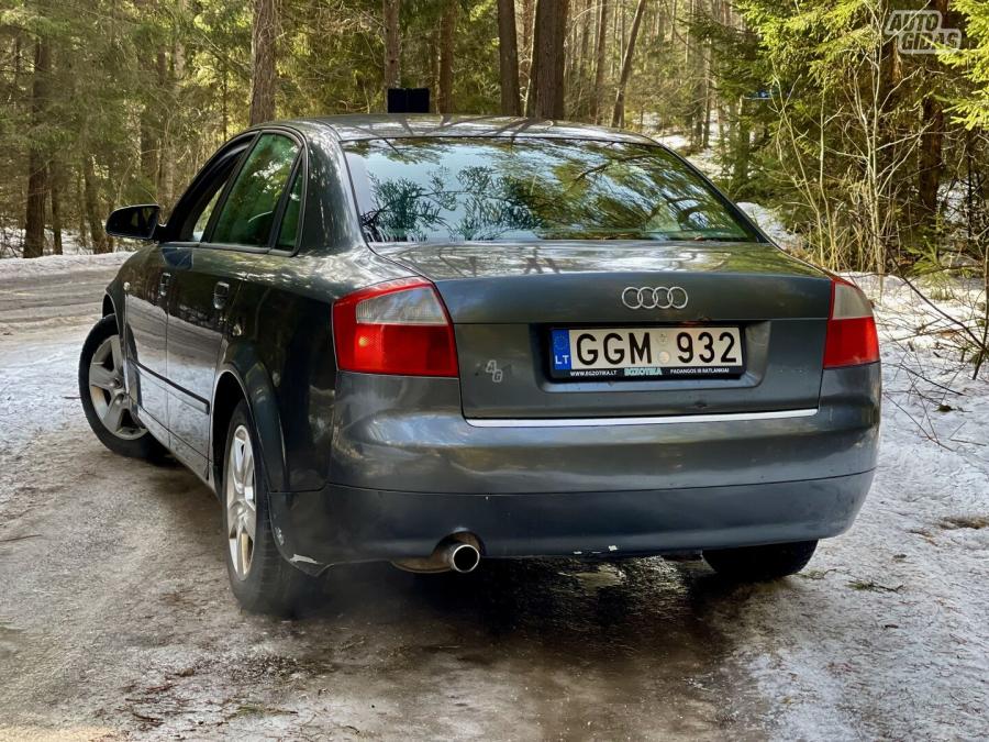 Audi A4 2003 in Vilnius, with an engine capacity of 2.00 L and mileage of 400 thousand km for 1250 €, photo 9 on AUTOMOTO.COM.LV