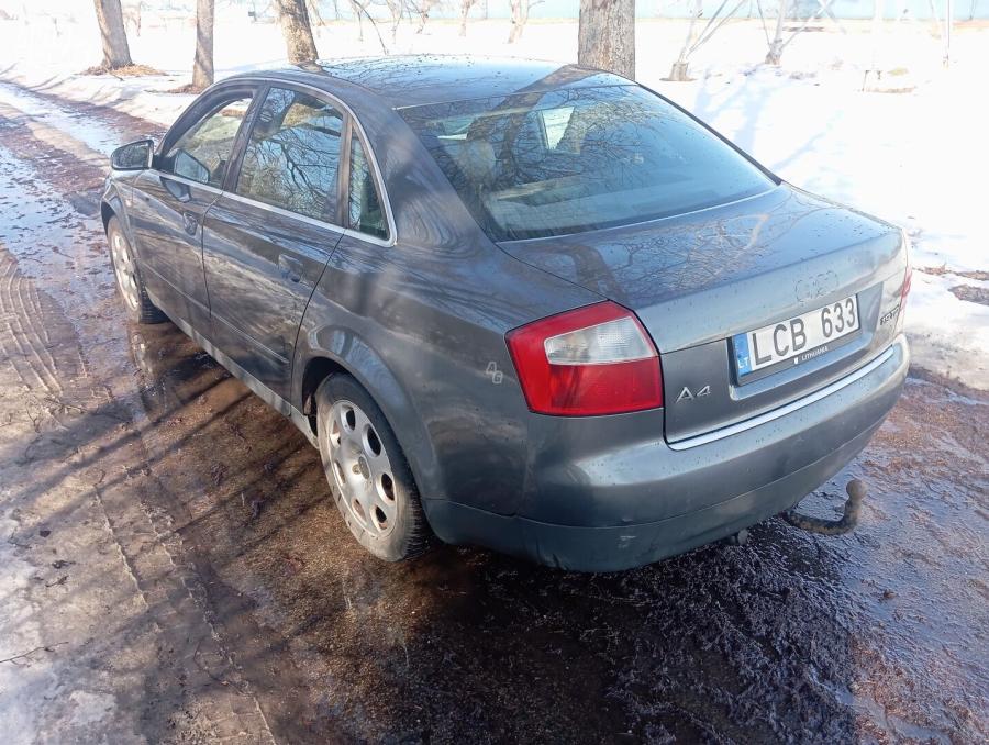 Audi A4 2003 in Vilnius, with an engine capacity of 1.90 L and mileage of 33 thousand km for 1500 €, photo 4 on AUTOMOTO.COM.LV