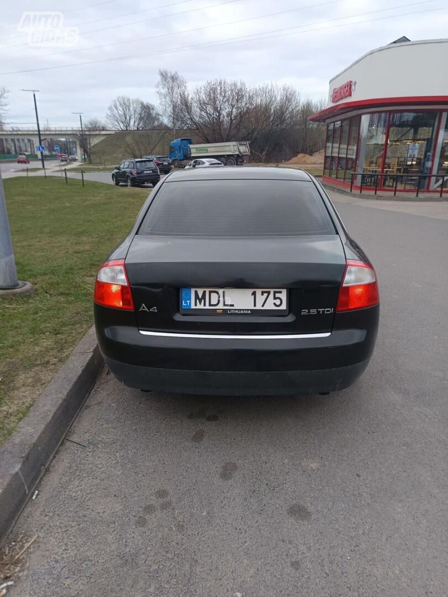 Audi A4 2003 Viļņa, ar dzinēja tilpumu 2.50 L un nobraukumu 314 tūkst. km par 1650 €, foto 5 vietnē AUTOMOTO.COM.LV