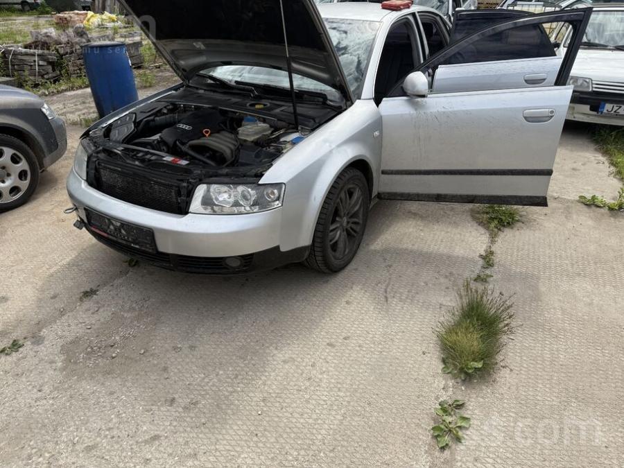 Audi A4 2003 in Cesis, with an engine capacity of 2.00 L and mileage of 388 thousand km for 100 €, photo 3 on AUTOMOTO.COM.LV