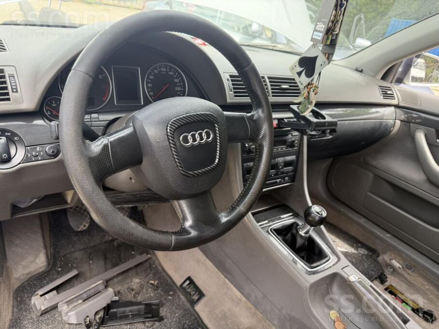 Audi A4 2003 in Cesis, with an engine capacity of 2.00 L and mileage of 388 thousand km for 100 €, photo 4 on AUTOMOTO.COM.LV