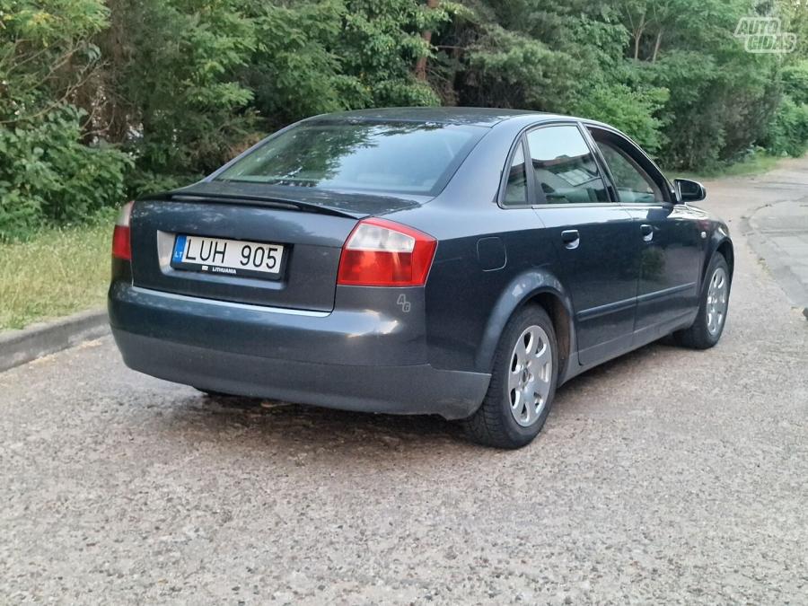 Ауди А4 2003 в Вильнюс, объемом двигателя 1.90 л и пробегом 387 тыс. км за 1750 €, фото 7 на AUTOMOTO.COM.LV