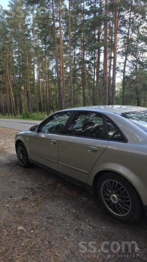 Audi A4 2004 Daugavpils, ar dzinēja tilpumu 1.90 L un nobraukumu 432 tūkst. km par 1700 €, foto 9 vietnē AUTOMOTO.COM.LV