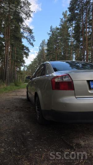 Audi A4 2004 Daugavpils, ar dzinēja tilpumu 1.90 L un nobraukumu 432 tūkst. km par 1700 €, foto 11 vietnē AUTOMOTO.COM.LV