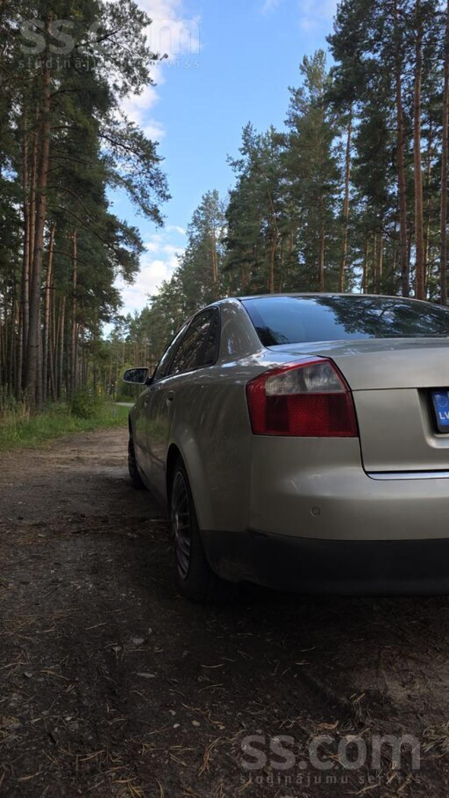 Audi A4 2004 Daugavpils, ar dzinēja tilpumu 1.90 L un nobraukumu 432 tūkst. km par 1700 €, foto 11 vietnē AUTOMOTO.COM.LV