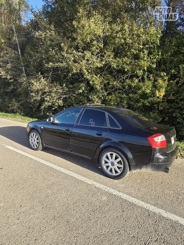 Audi A4 2004 in Klaipeda on AUTOMOTO.COM.LV Audi A4 2004 in Klaipeda, with an engine capacity of 1.80 L and mileage of 333 thousand km for 850 €, photo 5 on AUTOMOTO.COM.LV