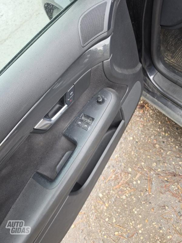 Audi A4 2004 Alīta vietnē Audi A4 2004 Alīta, ar dzinēja tilpumu 2.00 L un nobraukumu 252 tūkst. km par 1100 €, foto 10 vietnē AUTOMOTO.COM.LV