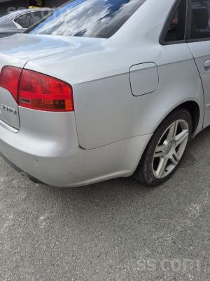 Audi A4 2005 Rīga, ar dzinēja tilpumu 3.00 L un nobraukumu 240 tūkst. km par 5000 €, foto 9 vietnē AUTOMOTO.COM.LV