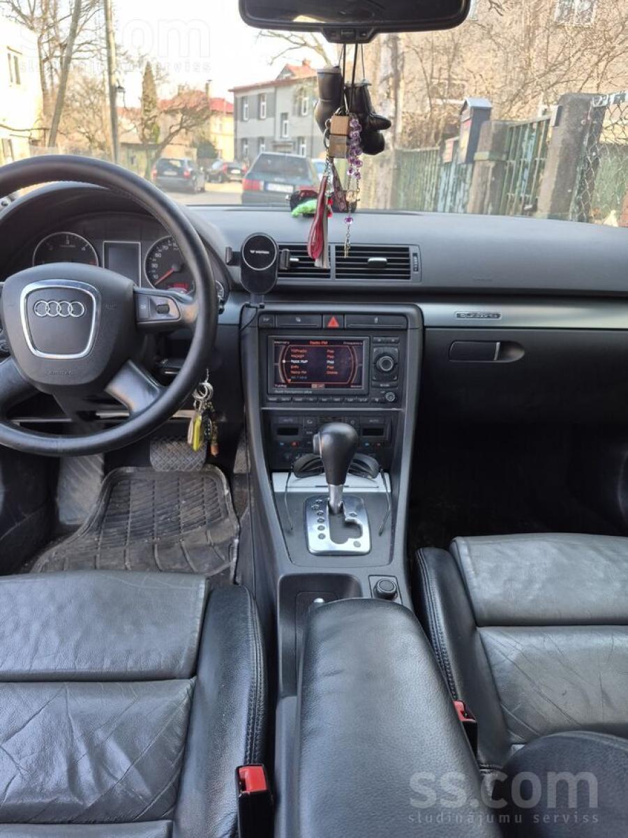 Audi A4 2005 Rīga, ar dzinēja tilpumu 3.00 L un nobraukumu 240 tūkst. km par 5000 €, foto 12 vietnē AUTOMOTO.COM.LV