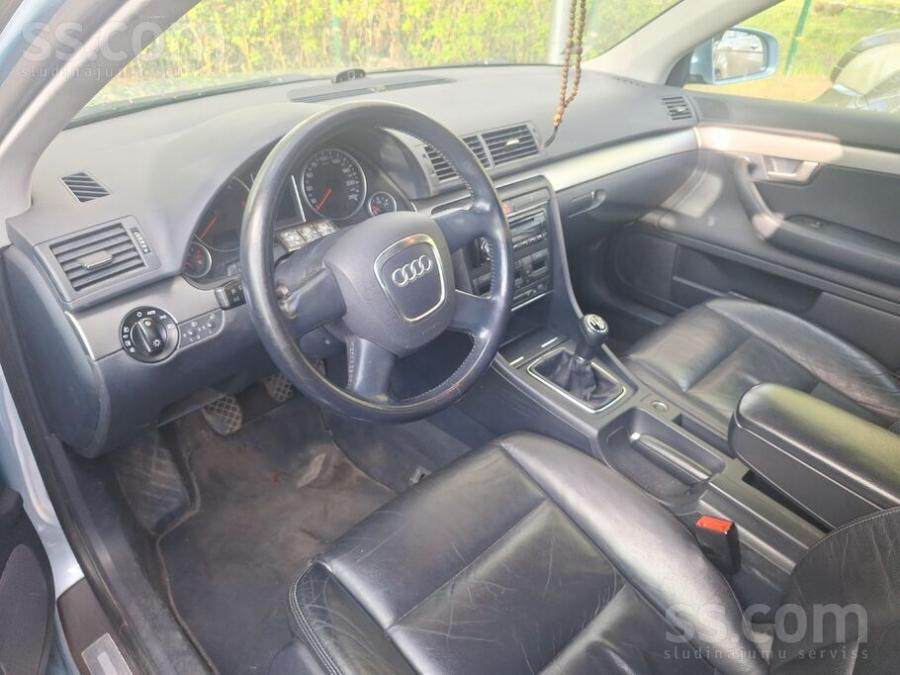 Audi A4 2005 in Riga, with an engine capacity of 2.00 L and mileage of 300 thousand km for 2600 €, photo 6 on AUTOMOTO.COM.LV