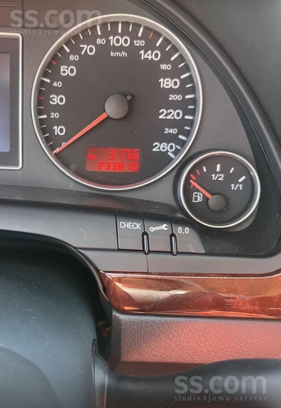 Audi A4 2005 in Kuldiga, with an engine capacity of 2.50 L and mileage of 234 thousand km for 1500 €, photo 12 on AUTOMOTO.COM.LV