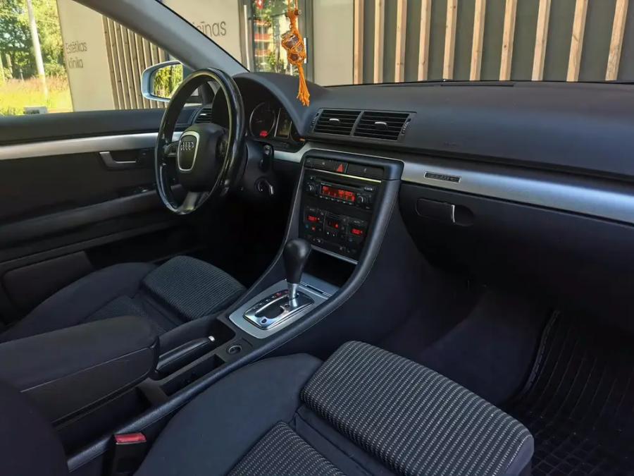 Audi A4 2005 in Riga, with an engine capacity of 3.00 L and mileage of 351 thousand km for 2490 €, photo 9 on AUTOMOTO.COM.LV